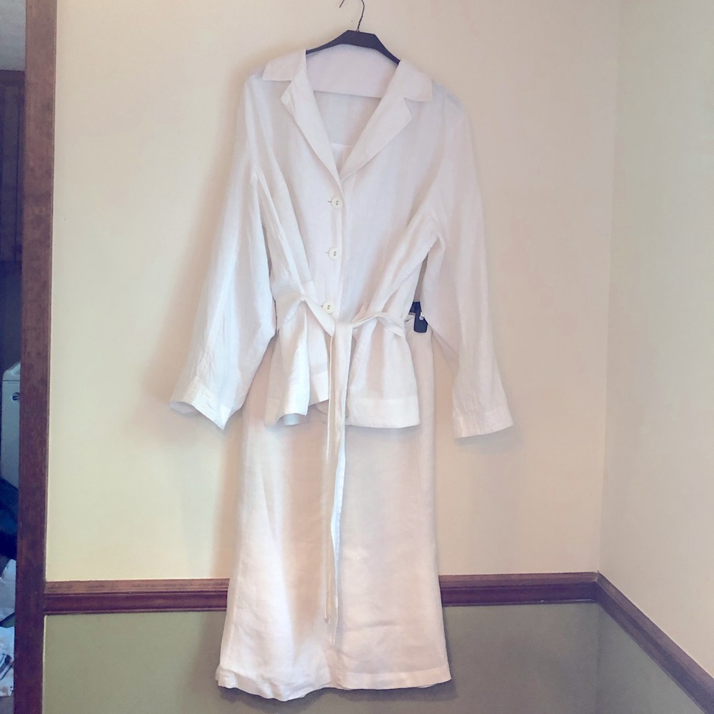 100% White Linen 2 Pc Ladies Suit. Gorgeous! - Gem